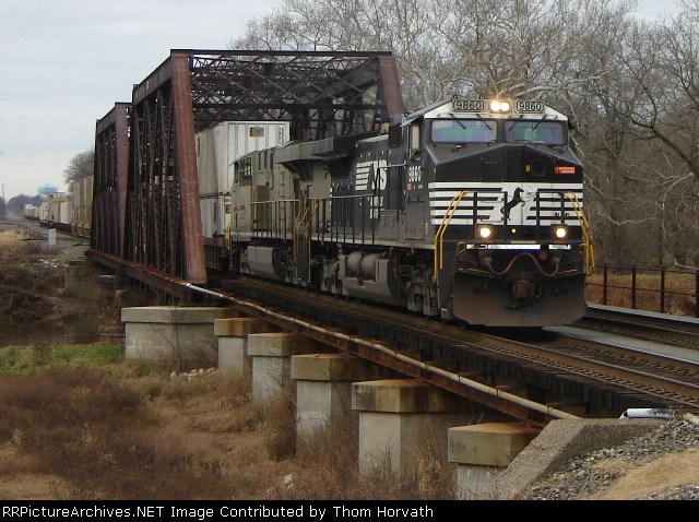 NS 202 takes the siding on CR's Shared Assets Lehigh Line